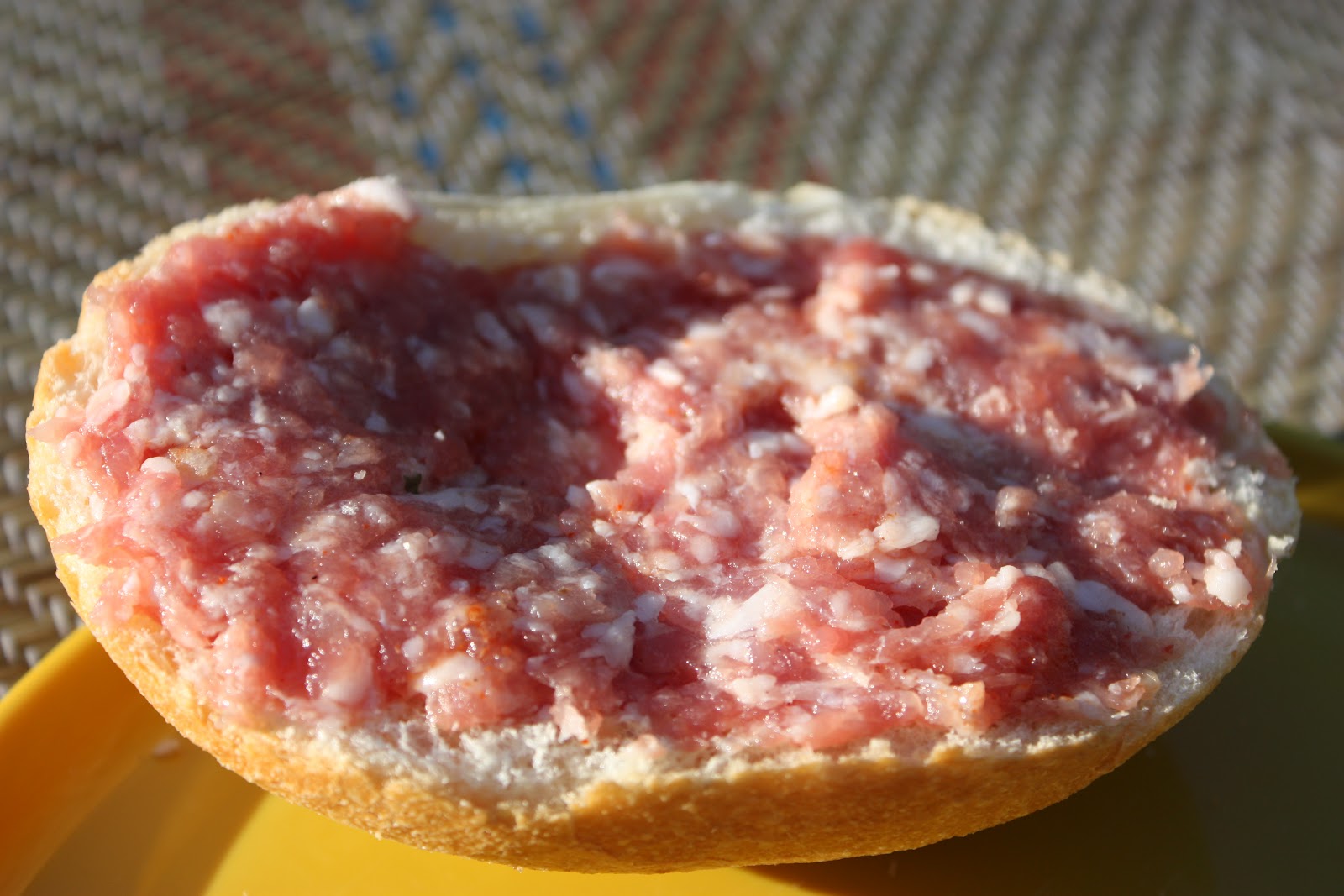 De volta à nave-mãe: Receita típica alemã: Mett ou Hackerpeter como ...