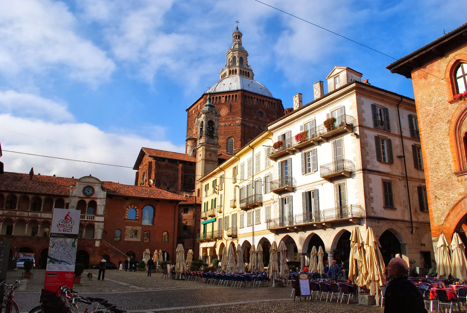 BLOG GALLERY PAVIA: Piazza della Vittoria e Broletto