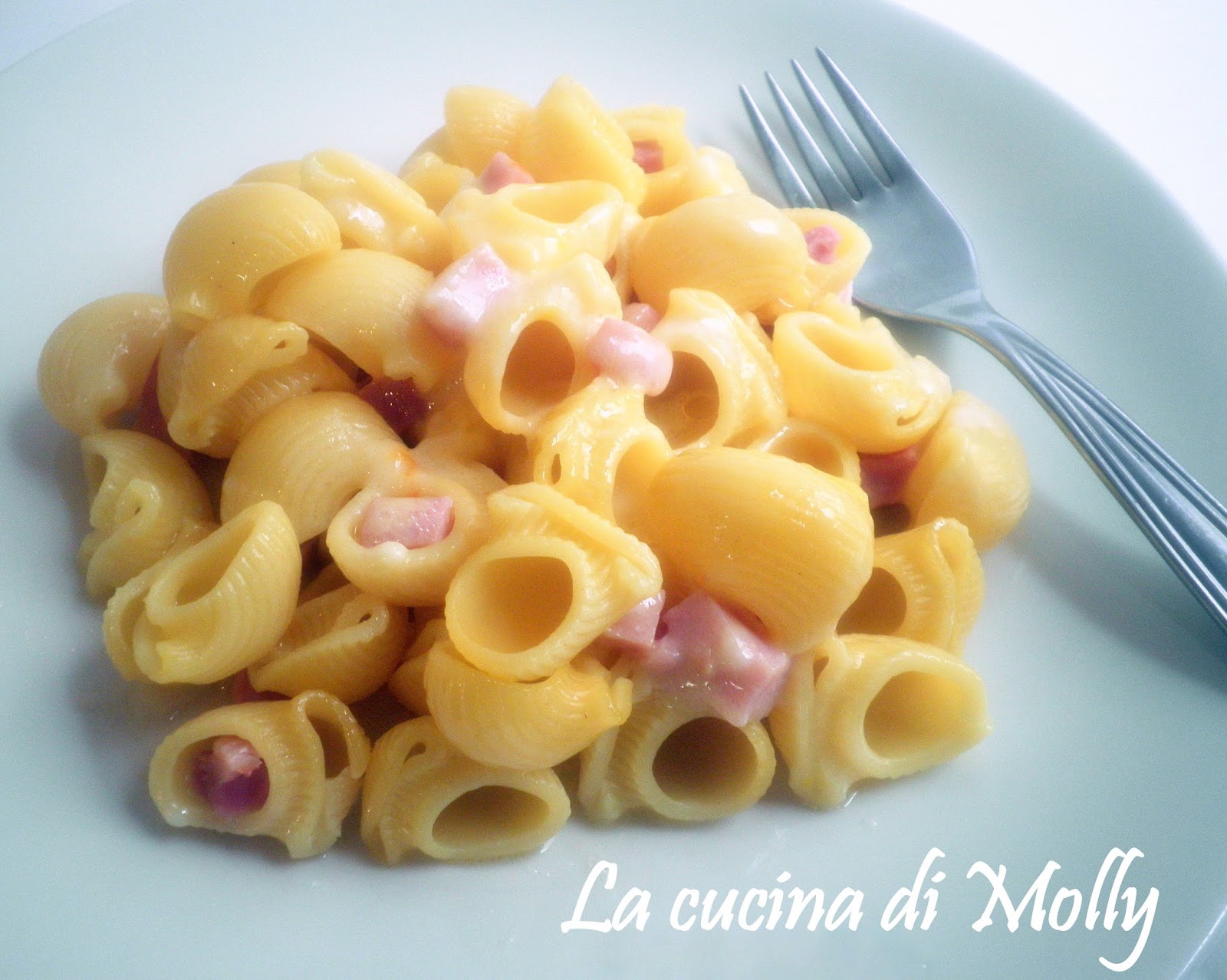 La cucina di Molly: PIPE RIGATE AL PROSCIUTTO COTTO E ASIAGO