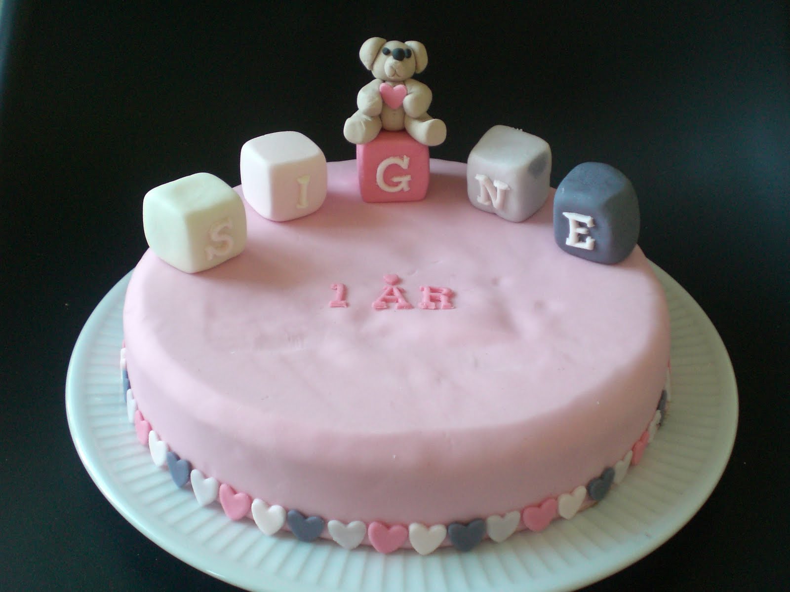 Kager med mere: "Gamle" billeder af kager til skønne prinsesser