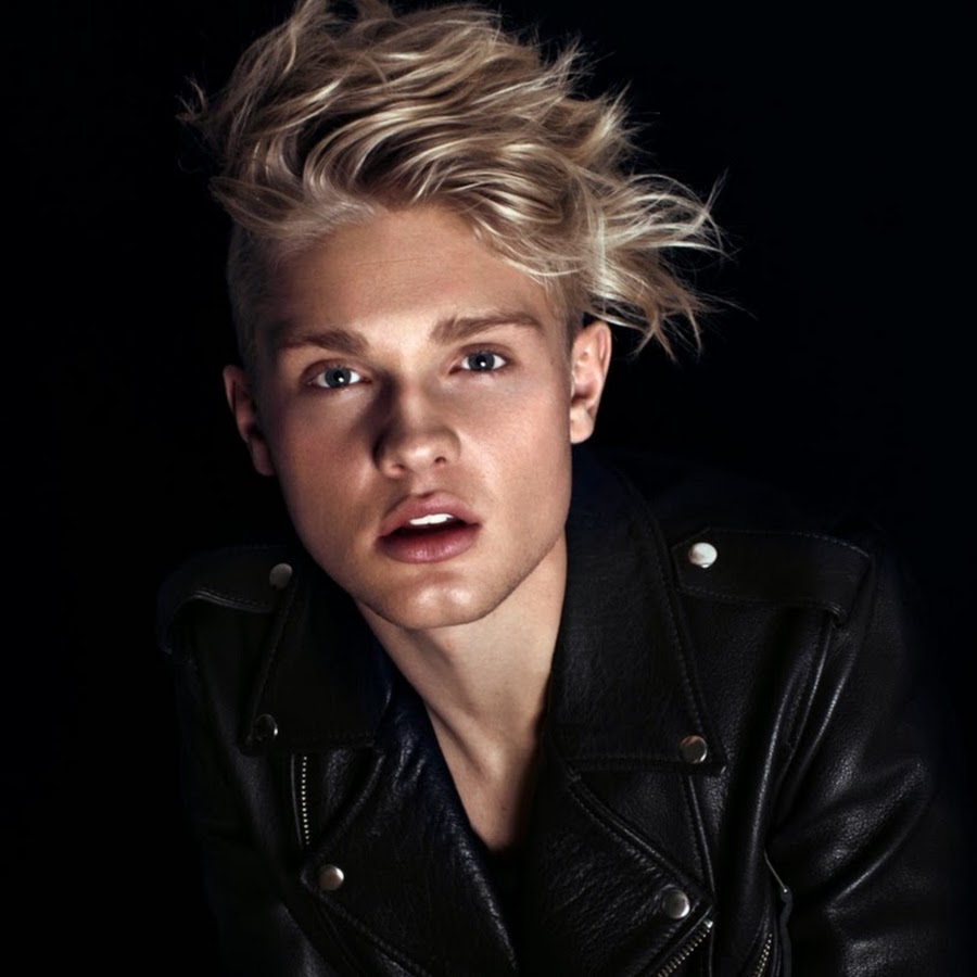 Música en todo su esplendor: Gira de Firmas de Benjamin en España.