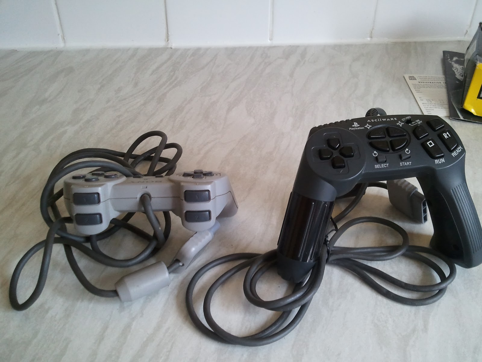 8COMICBOOKNERD9: Nerdier Than Yo Mamma!: Resident Evil Pad PS1 Controller