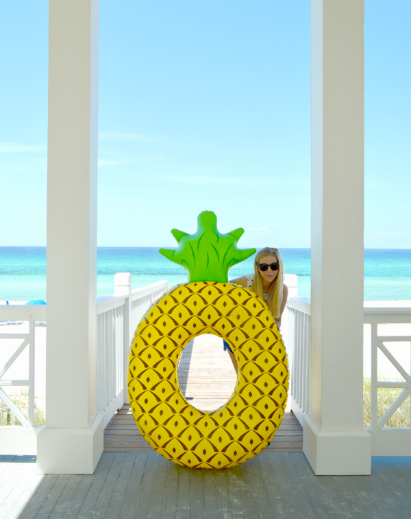 Fash Boulevard: 10 Instagram Worthy Pool Floats