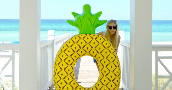 Fash Boulevard: 10 Instagram Worthy Pool Floats