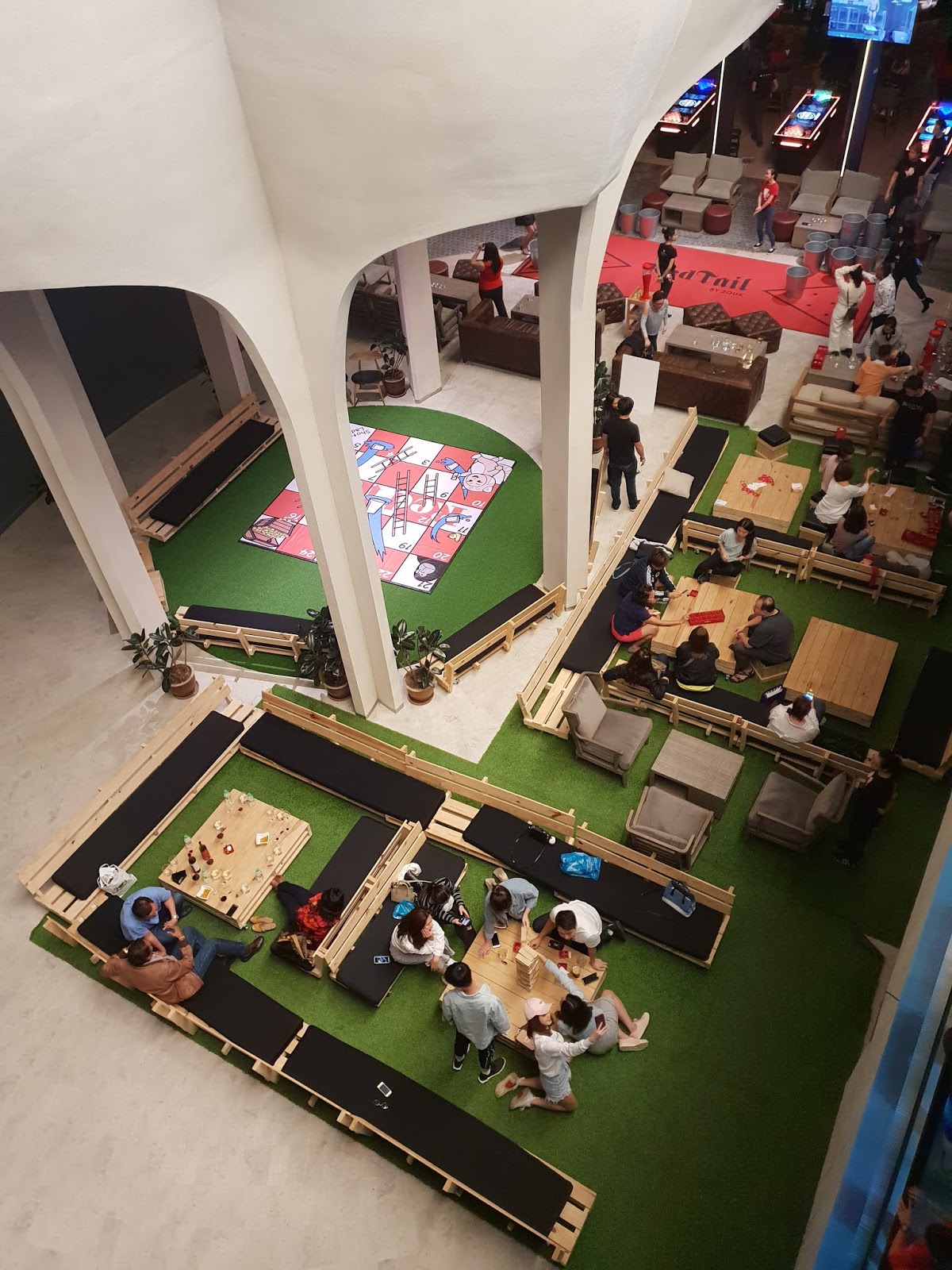 E-Wen Hooi: RedTail Bar by Zouk @ Resorts World Genting