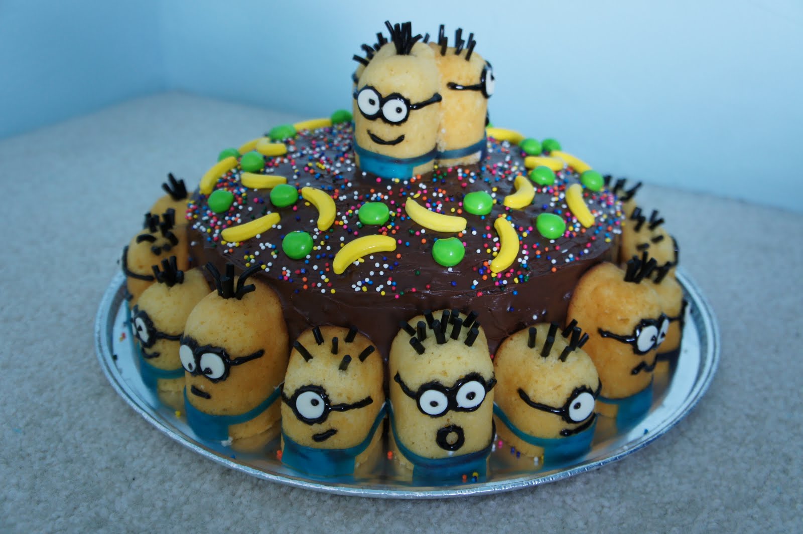 Greg LoVEs comments!: A Silly Cake