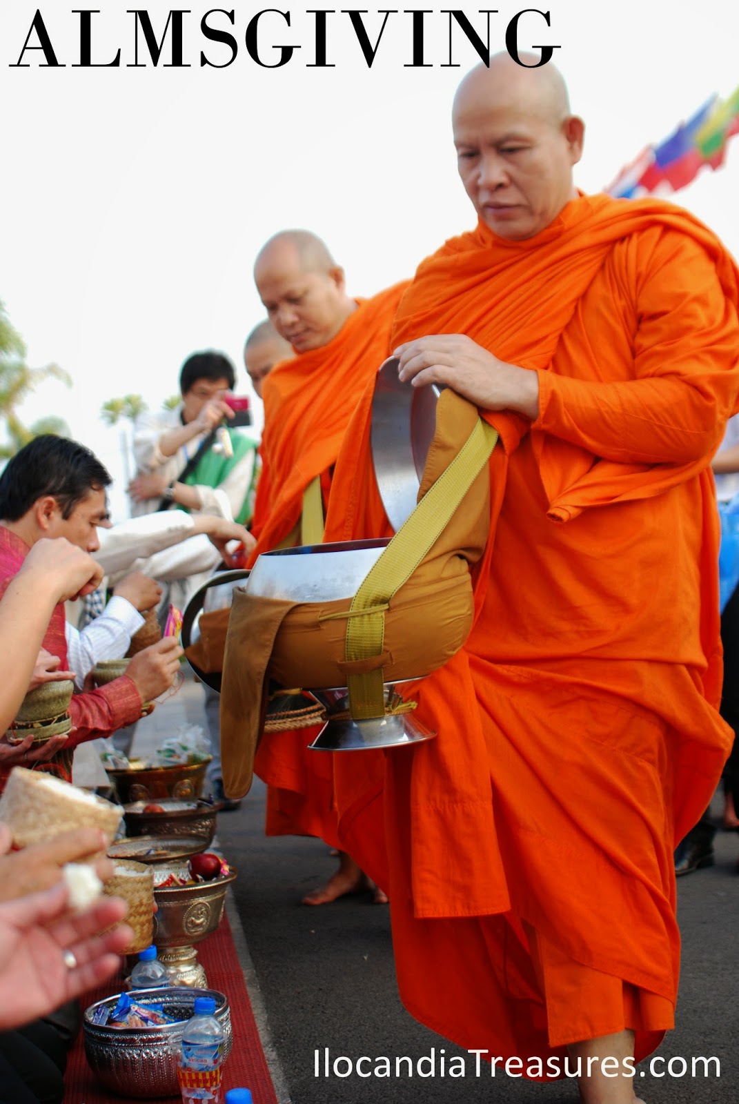 Treasures of Ilocandia and the World: Morning Almsgiving in Vientiane