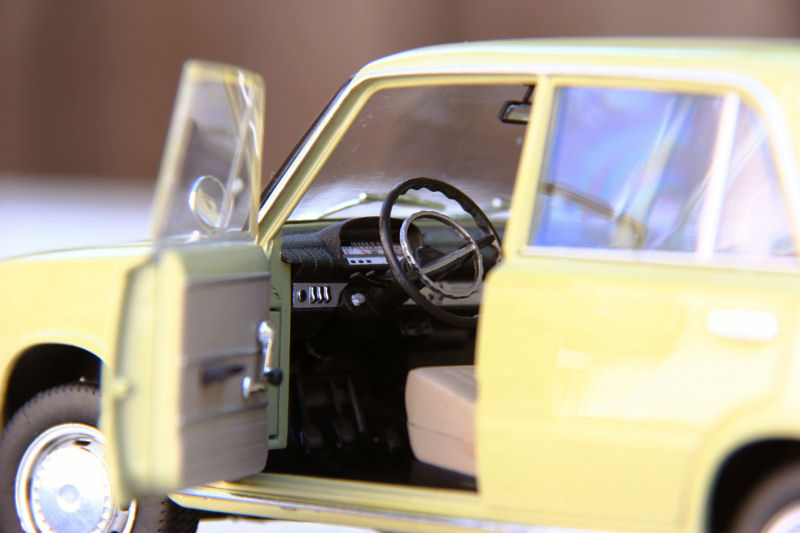 California Streets: Collector's Corner - IST Models 1971 Lada 1200
