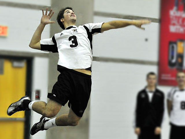 Tips Melakukan Awalan Yang Tepat Dalam Melakukan Smash! - Bola Voli