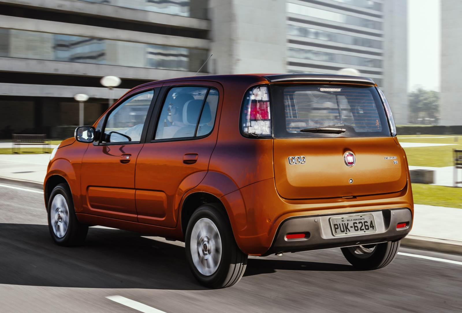 Novo Fiat Uno 2015 1.4 Evolution: fotos, consumo e detalhes