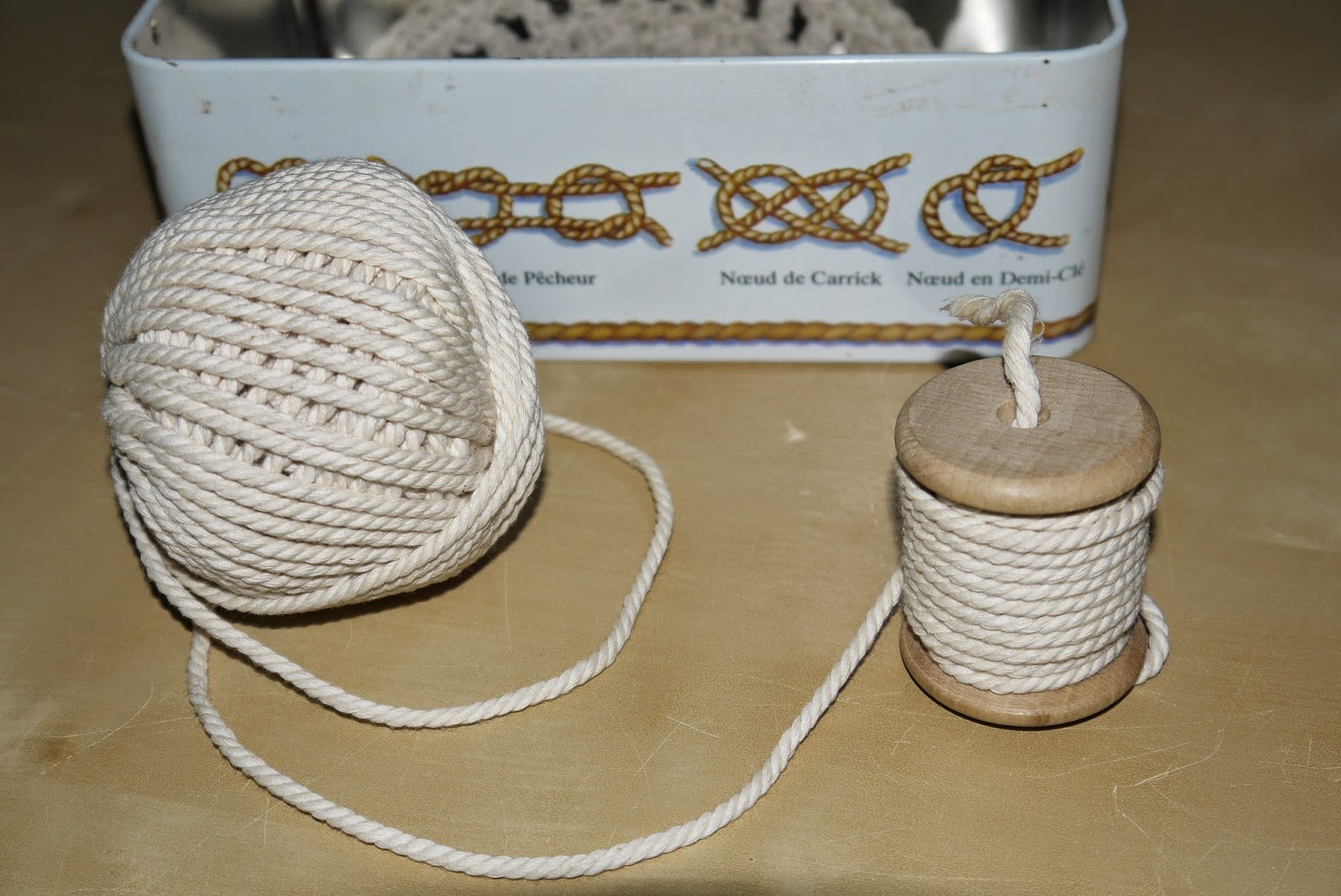 Tréma-ternelle: Enrouler, enfiler