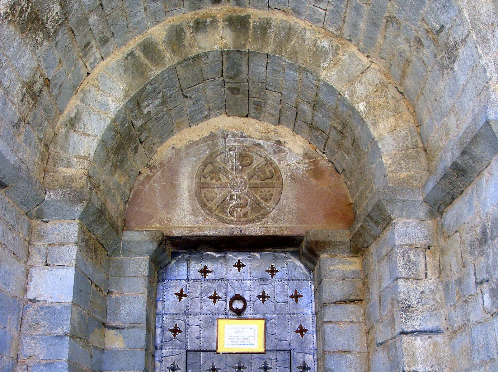 OPINIONES Y HECHOS: SAN PEDRO DE SIRESA. EL MONASTERIO DIFERENTE