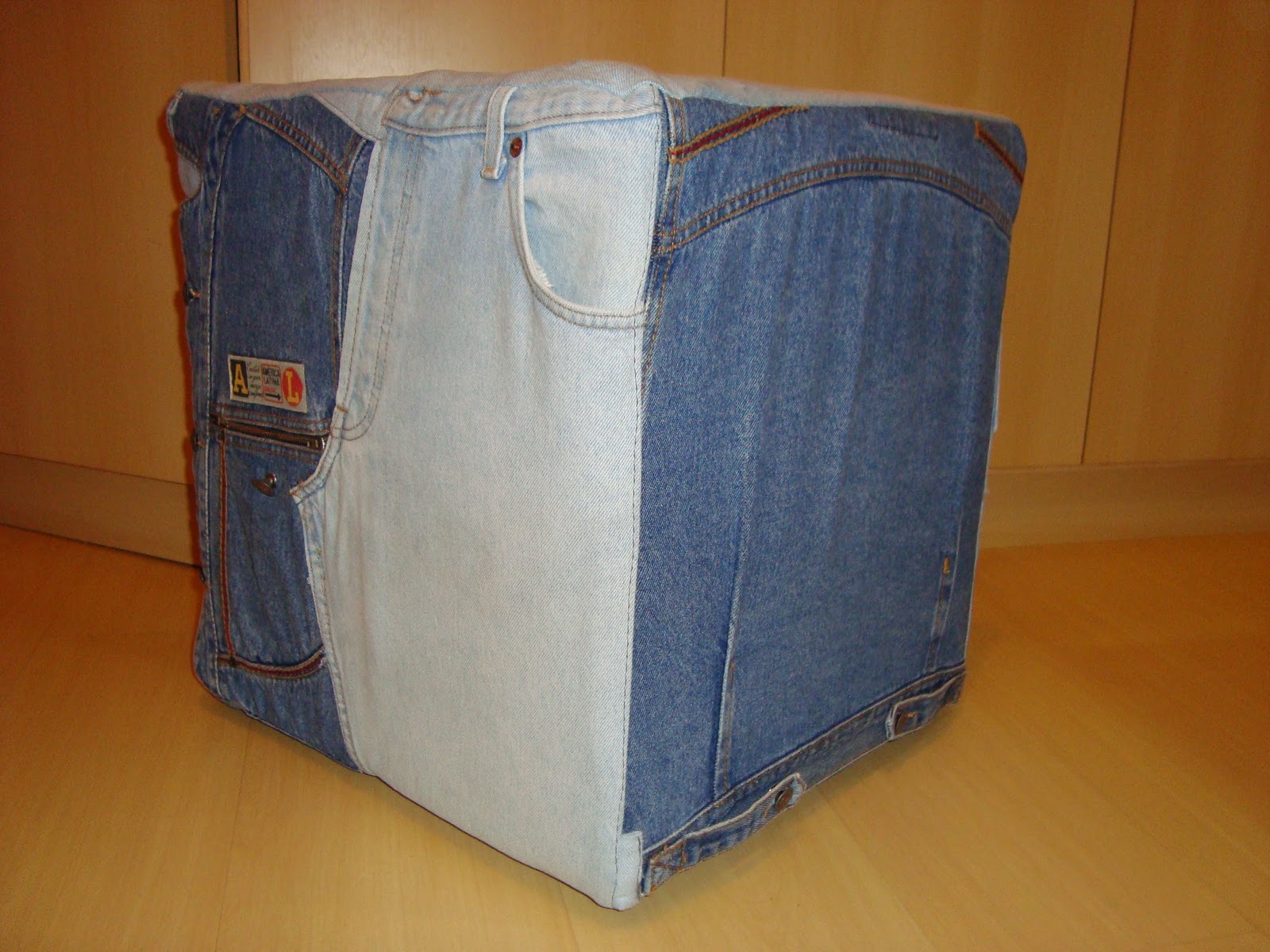 Patrícia Zottis: Puff Jeans