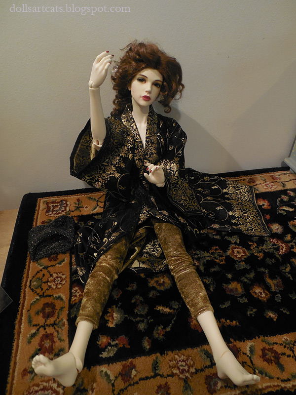 Posing An Iplehouse Female SID