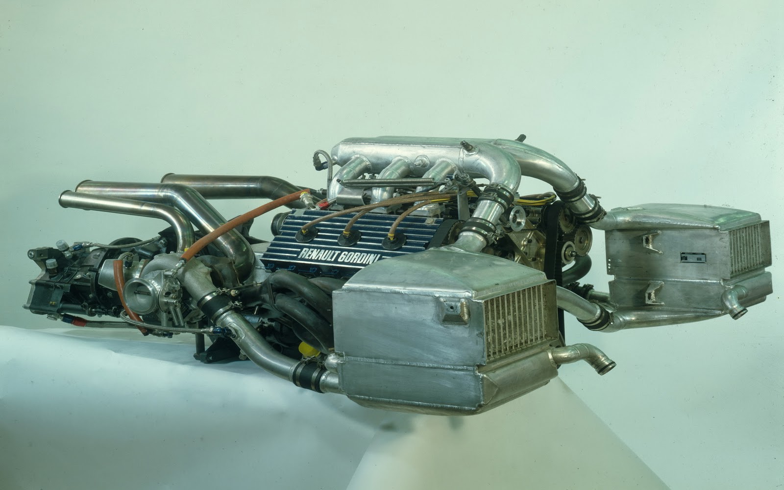 PHOTO: RENAULT PAYS HOMAGE TO TURBOCHARGED HERITAGE AT SILVERSTONE ...