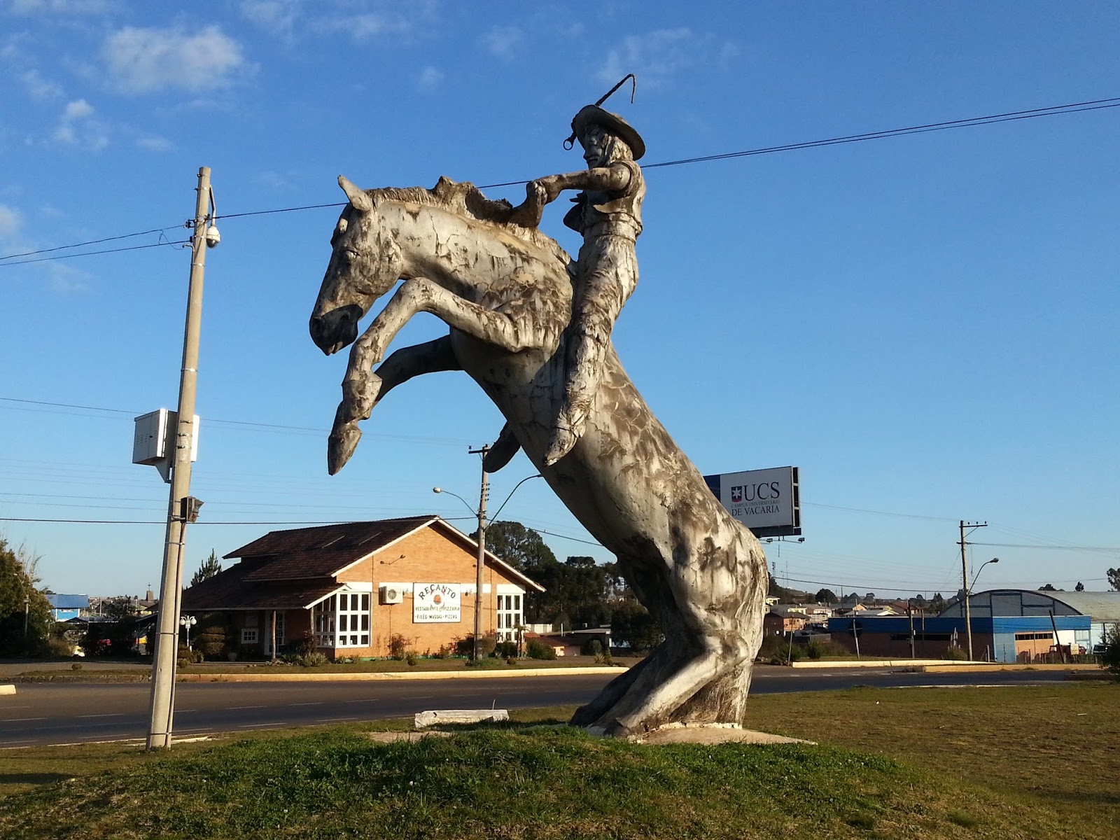 OLHARES 322: Monumento ao Ginete