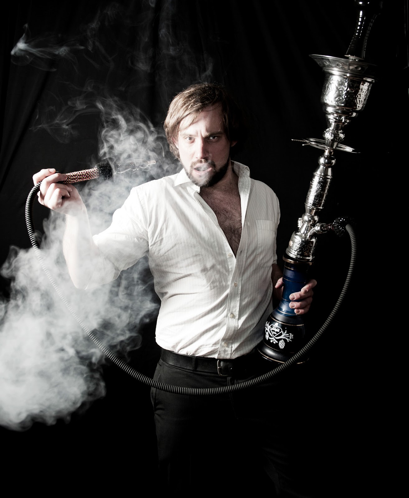 lorna soonhee: The 5er: Comedian Naz Osmanoglu