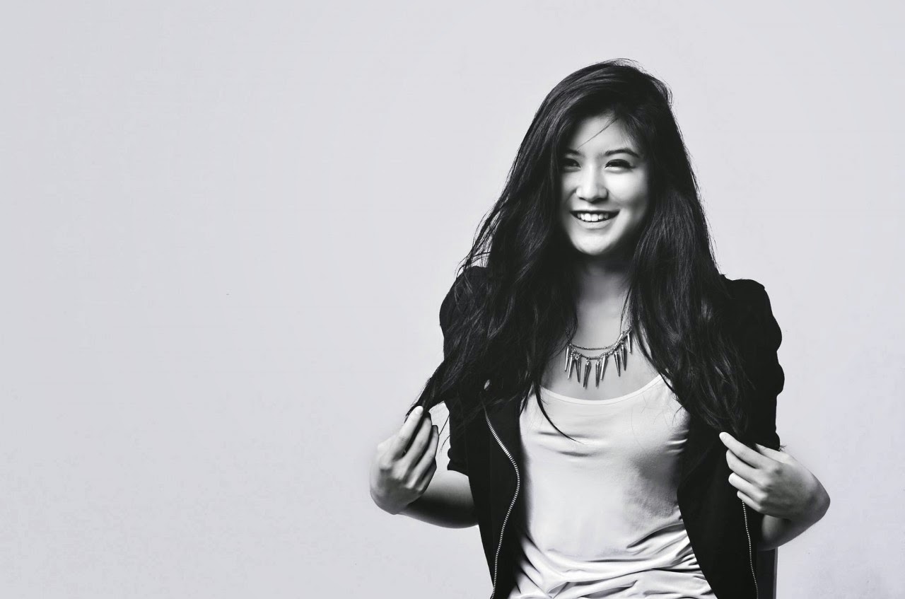 7 GAMBAR Elizabeth tan yang akan menyebabkan lelaki belgeletar lutut ...