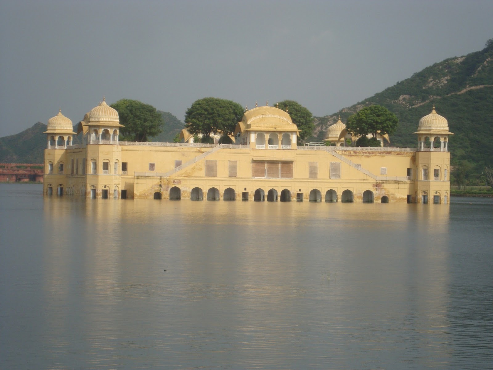 KNOW INDIA.....: PINK CITY