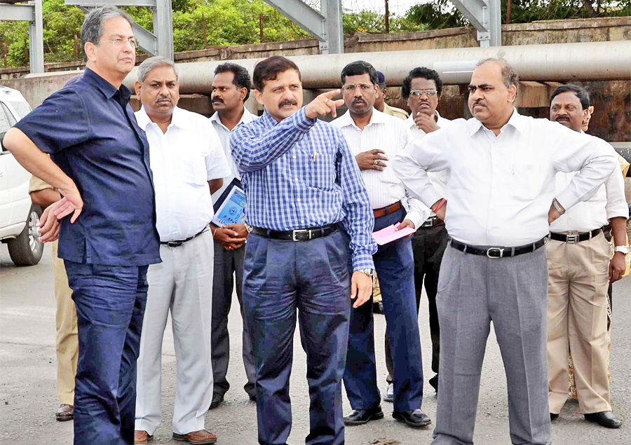 Saravanan's Blog: New Shipping Secretary visits Chennai Port