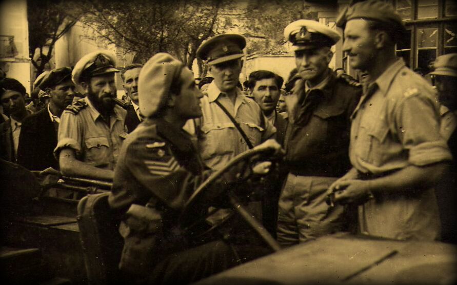 ΙΣΤΟΡΙΑ ΕΛΛΗΝΙΚΗ ΚΑΙ ΠΑΓΚΟΣΜΙΑ : ΙΕΡΟΣ ΛΟΧΟΣ (1942 - 1945)