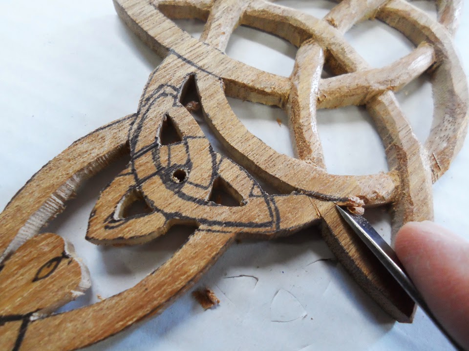 From the Desk of Murray Lincoln: Carving a Celtic Love Spoon – How to