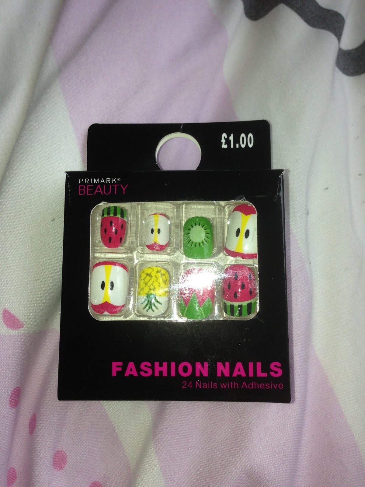 VanessaVagabondx: HELLO! :) and Primark Fashion Nails...