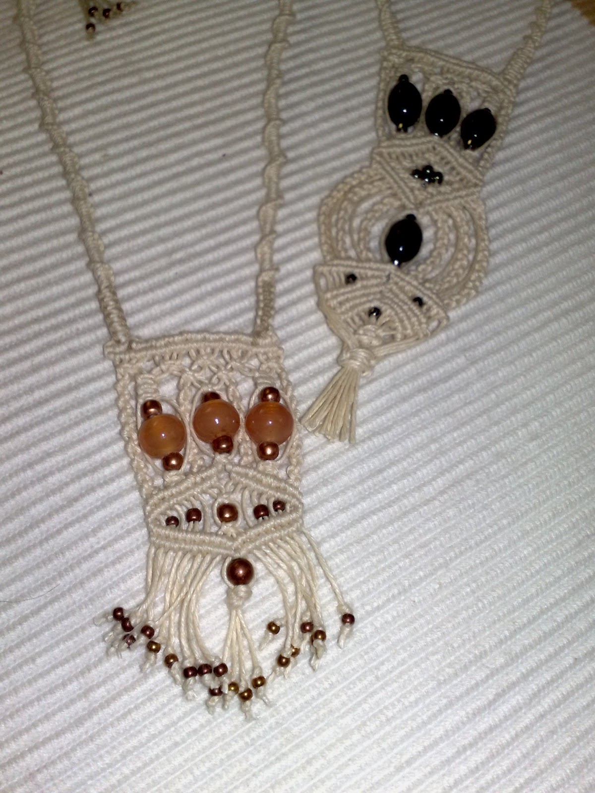 6rb - intrecci di perle e nodi: collane macramè e cabochon