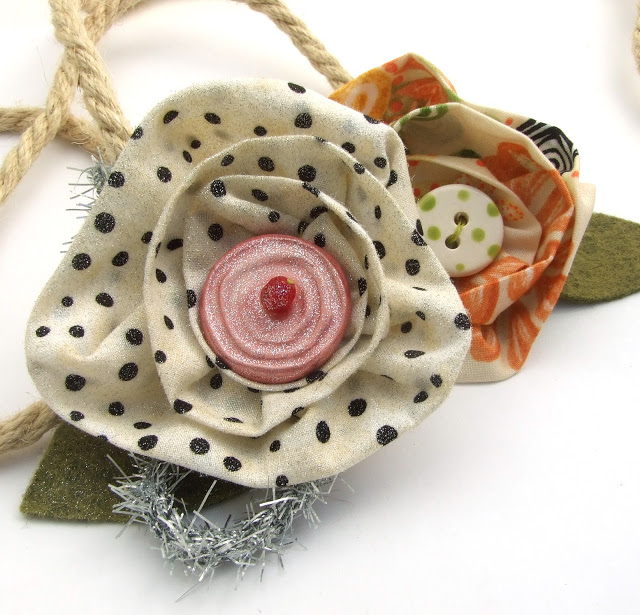 Jennifer Jangles Blog: Fabric Flower Roundup
