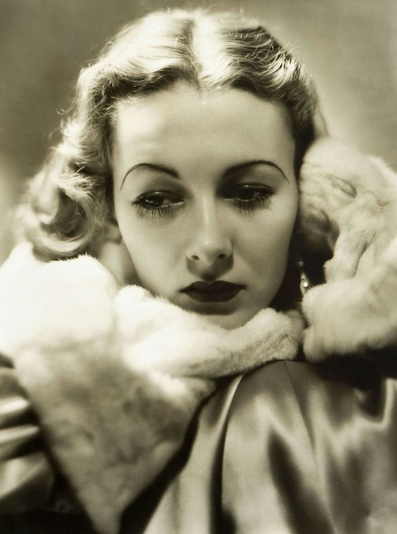 Film Noir Photos: Tracking with Closeups: Joan Marsh