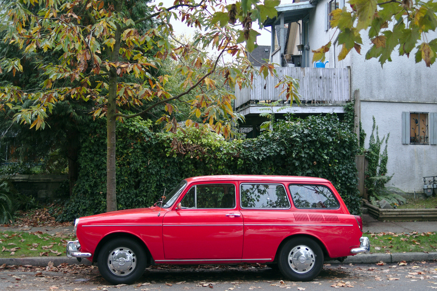 Old Parked Cars Vancouver: 1968 Volkswagen Squareback
