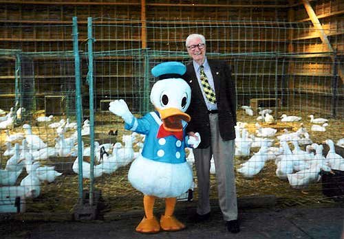 Disney Avenue: The Story Behind Donald Duck and the 50 Real Ducks That ...