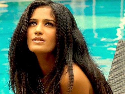 Entertainment & Celebrity: Who is Poonam Pandey? Will she strip on 20th ...