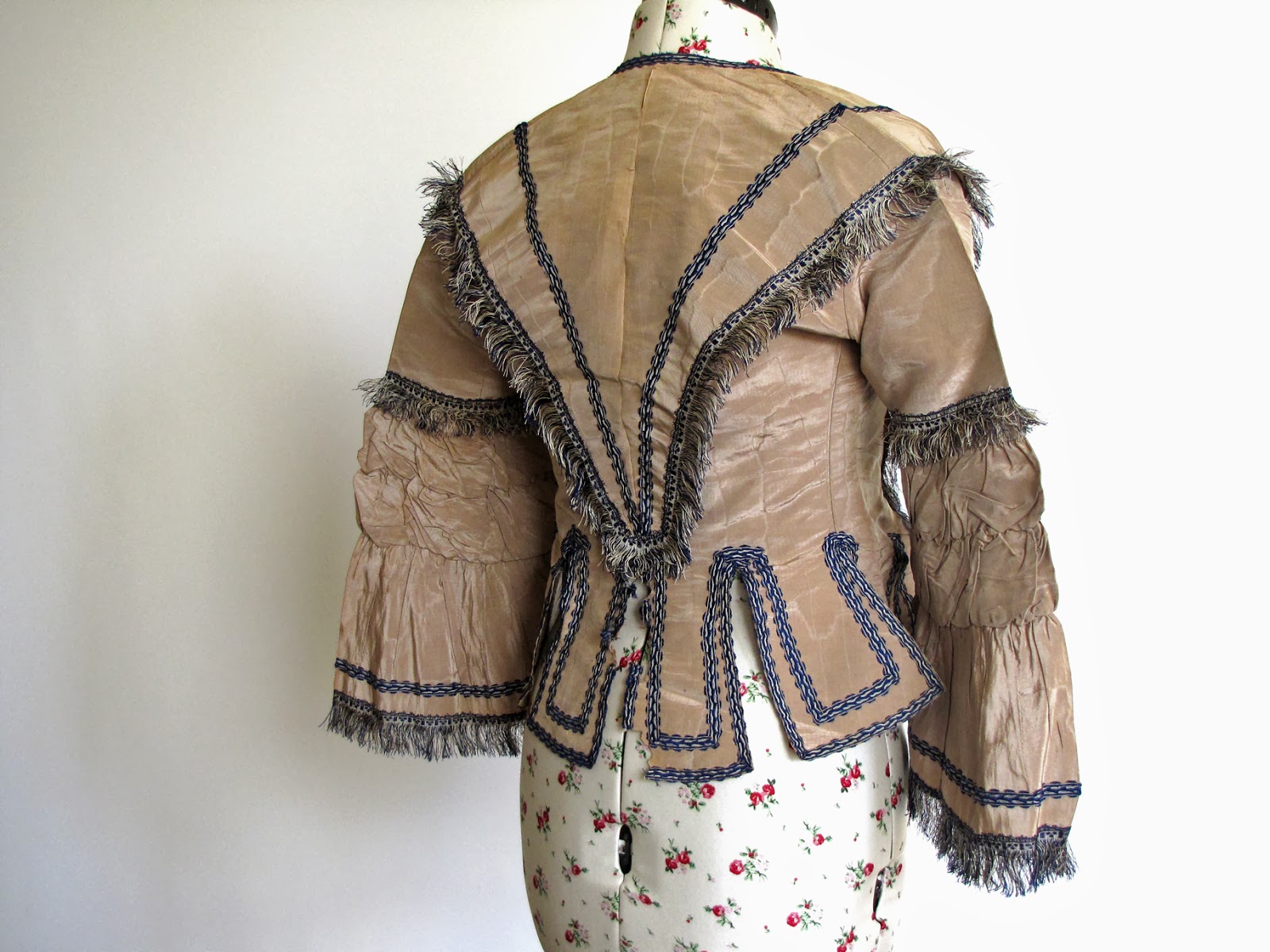 Born in 1808: Up close and personal - Early 1850s peplum bodice