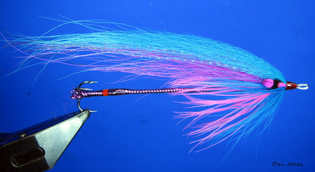 daijones flies: New wire snake flies, for this weeks sewin fishing.