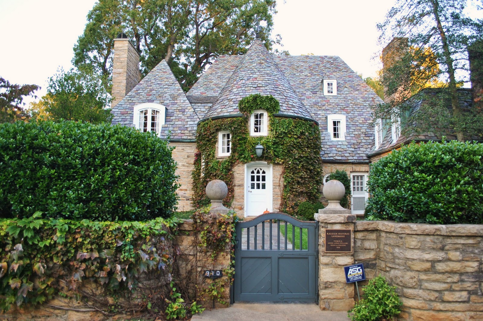 Sophia's: Raleigh Historic Home Walking Tour