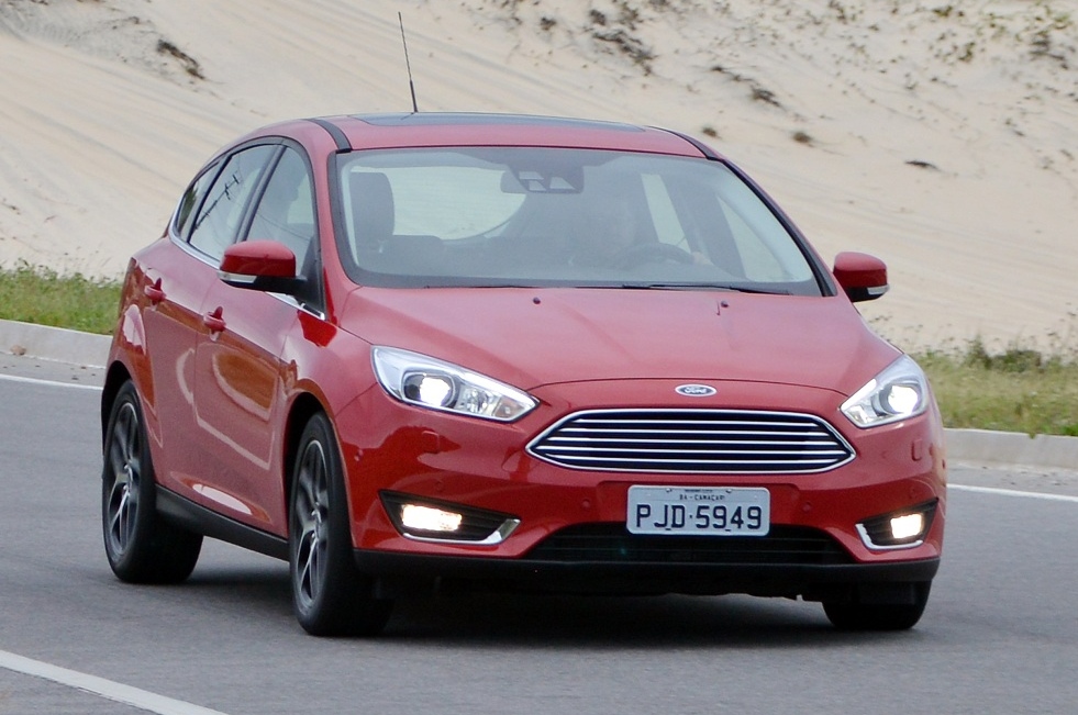Ford lança Focus Hatch 2016, reestilizado e com novos itens