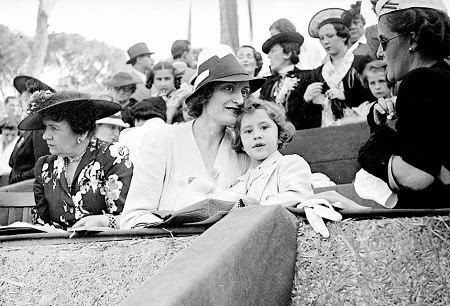 Ecofeminismo, decrecimiento y alternativas al desarrollo: La hija del ...