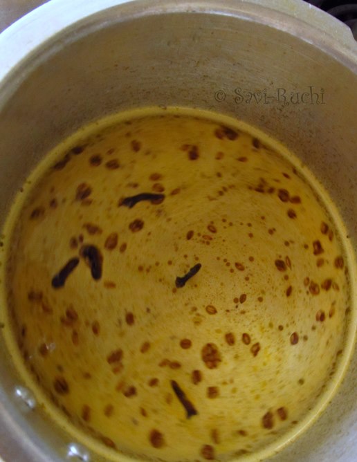 Savi-Ruchi: Easiest khichdi | Dheeli Khichdi | Rice and Lentils Porridge