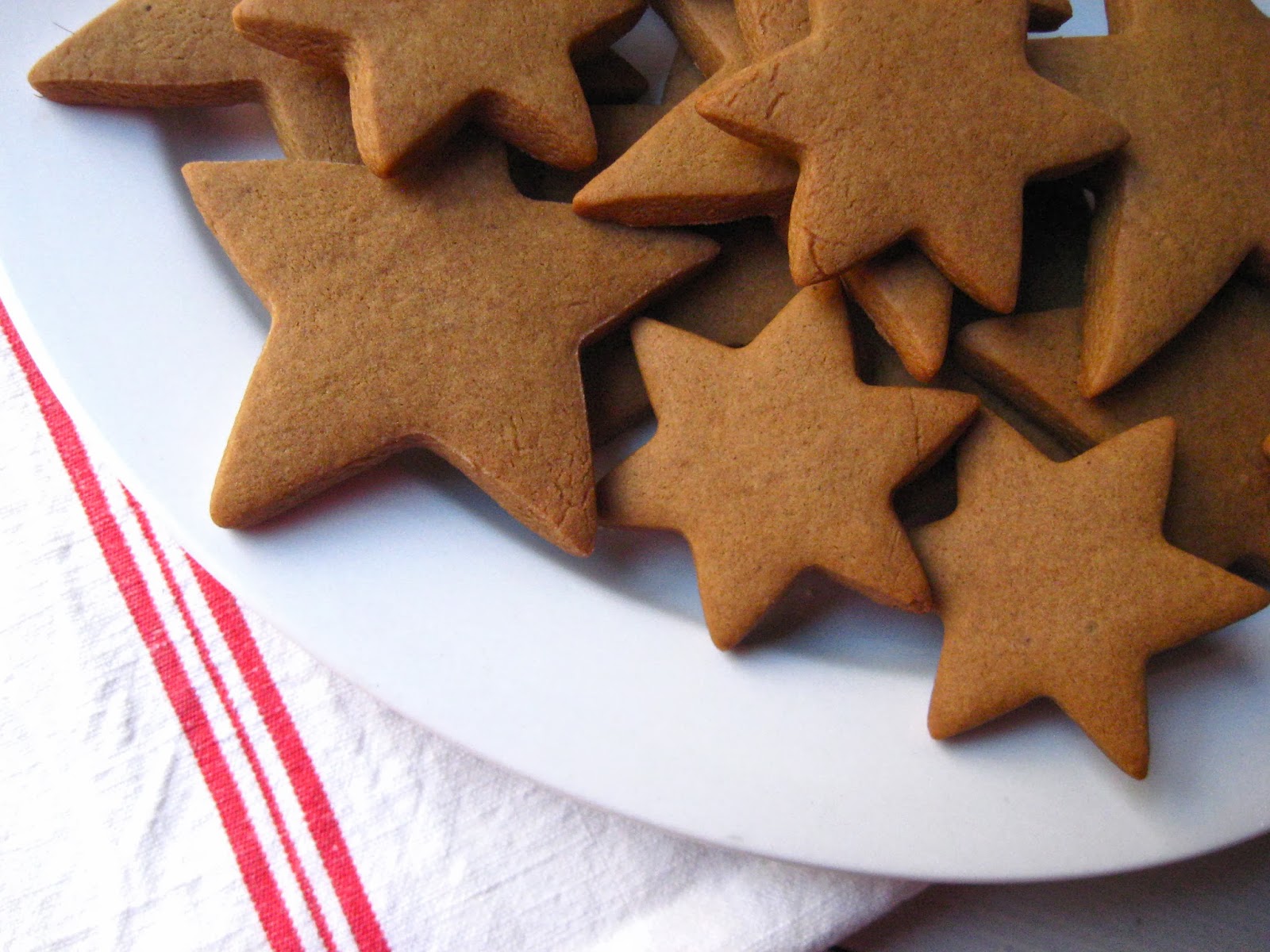 she's in the kitchen: spicy gingerbread stars