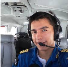 Pilot Termuda Didunia Yang Dapat Terbang Solo Mengelilingi Dunia | Wawasan