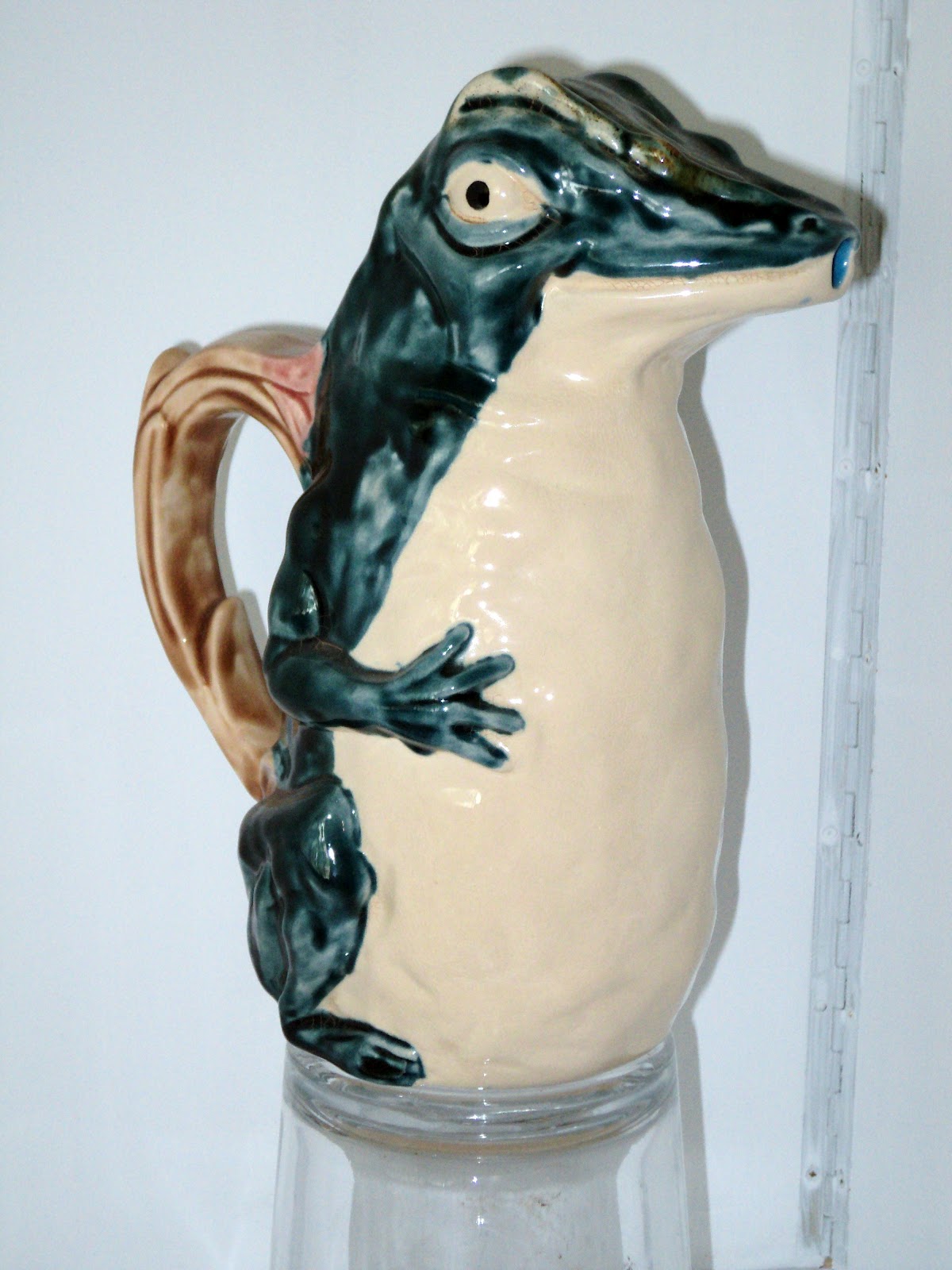 collections jean-louis crochon: les pichets grenouille