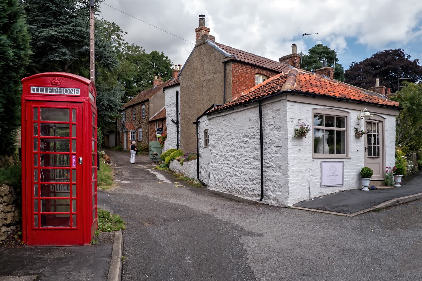 Lincolnshire Cam: Tealby village in Lincolnshire. (1 of 4)