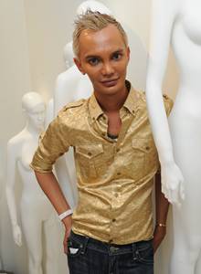 Inter Fashion Online: Ashley Isham Fashion designer From Singapore