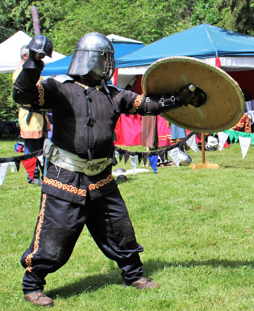 Greate Book of Fighters: 73_Kingdom of An-Tir_Barony of Lions Gate_Sir ...