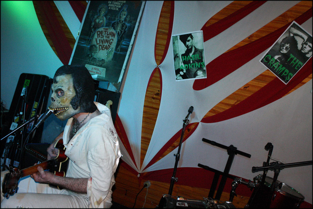 ZOMBILLY: Galeria - Dead Elvis & His Onemangrave