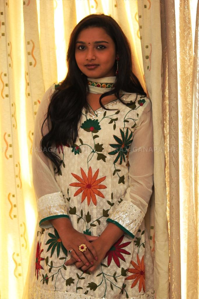 ENGEYUM EPPOTHUM FAME ACTRESS DEEPTHI STILLS COLLECTION | GATEWAY TO ...