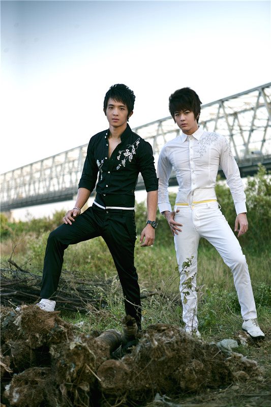 M y a n m a r H u n k s: Aung Zay and Kaung Pyae dressed by iDOL men ...