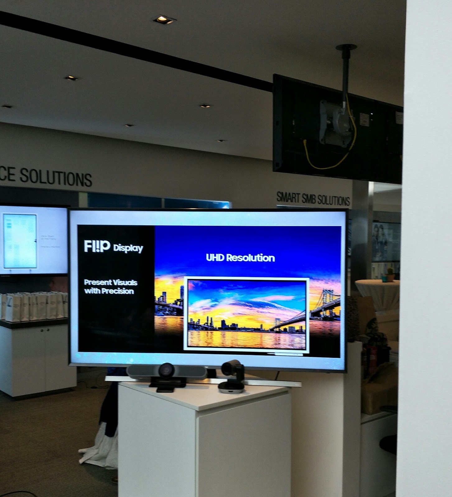 SAMSUNG flips business boundaries with an innovative Digital Flip Chart ...