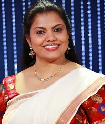 TELUGU WEB WORLD: MALAYALAM ACTRESS MINU KURIAN IN SAREE